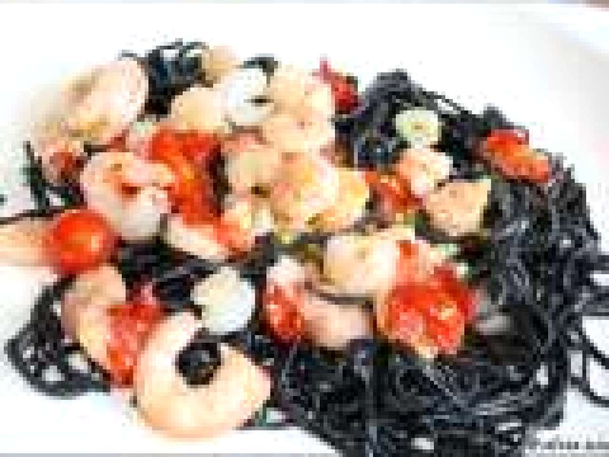 Creveti cu tagliatelle negre de Una ... alta ....