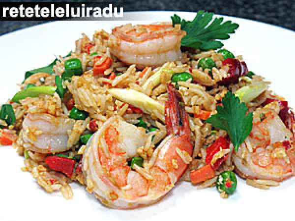 Rețetă de orez picant cu creveti și sos alb