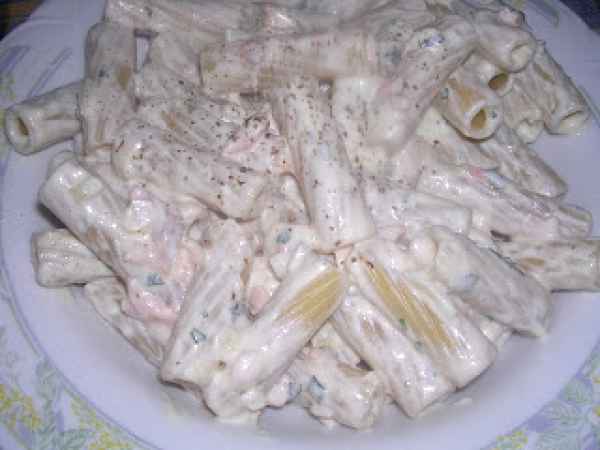 Rețetă paste cu somon afumat și rucola sănătoasă