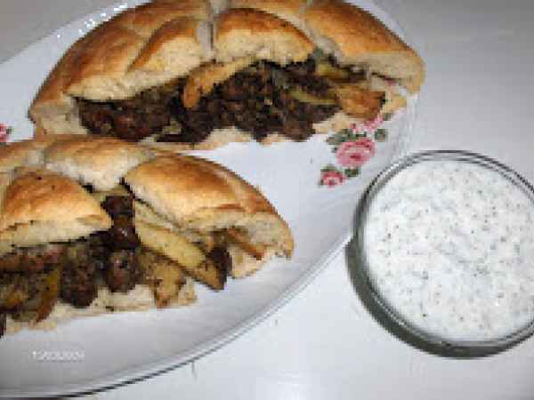 Rețetă de lipie umplută delicioasă și simplă