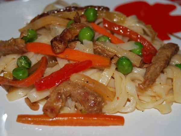 Rețetă pad thai gung (taitei de orez cu creveti) delicios