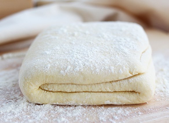 Rețetă de aluat foietaj explicată pas cu pas
