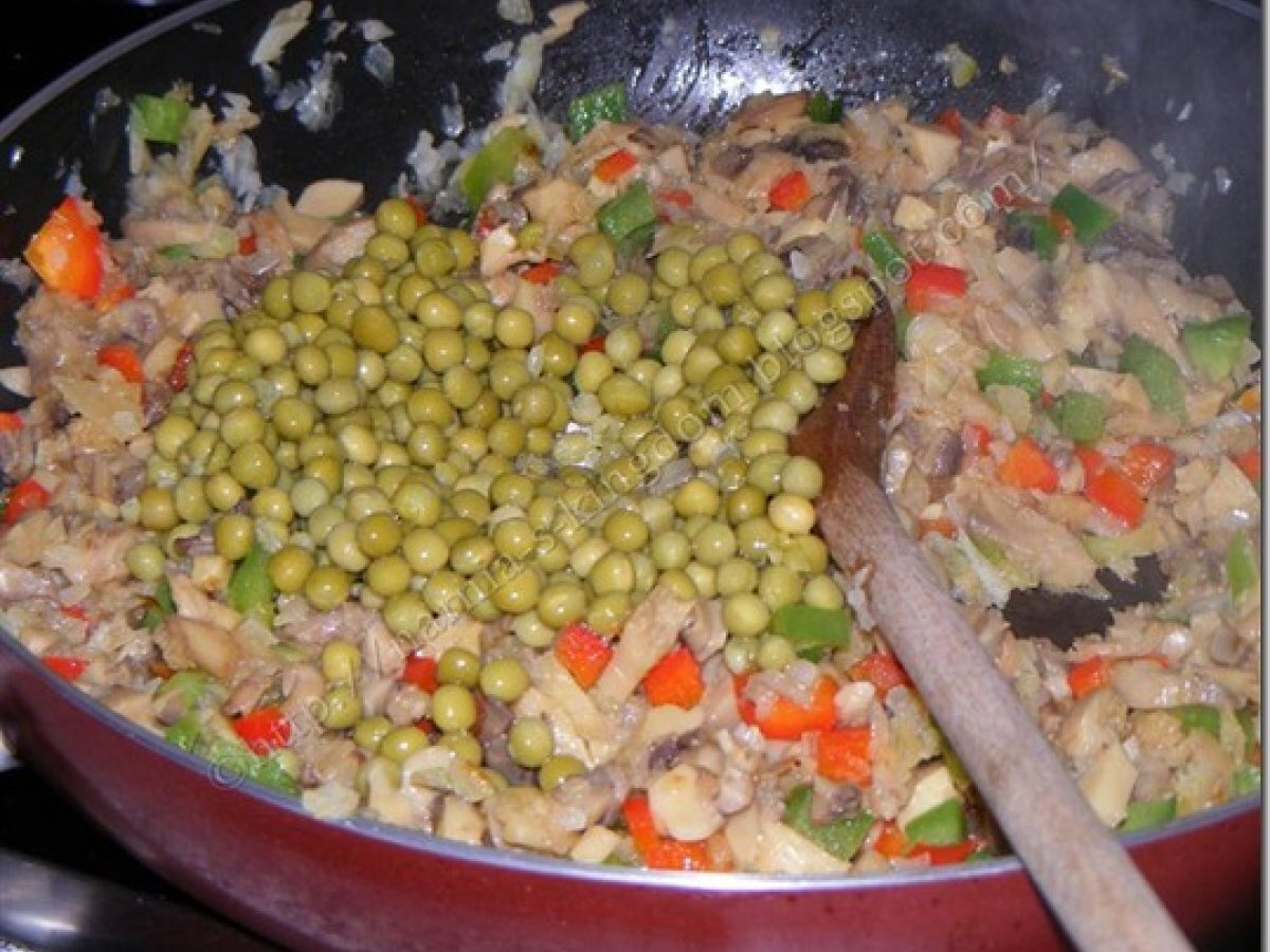 Ardei umpluti cu orez si legume - Rețetă Petitchef