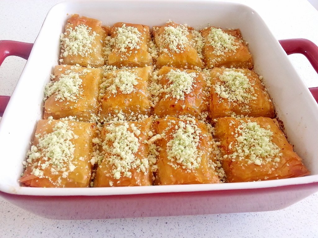 Baclava turcească - rețetă video simplă și delicioasă