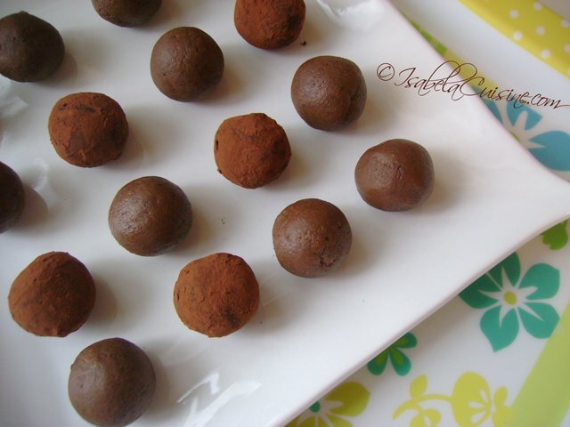 Rețetă de bomboane de ciocolată, nucă și cafea