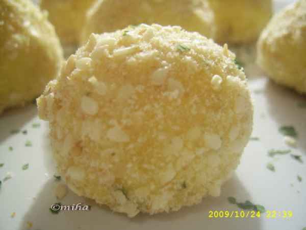 Rețetă de bulgărași de cartofi cu brânză