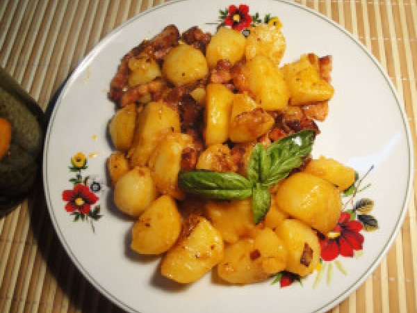 Cartofi nemtesti cu kaiser - Rețetă Petitchef