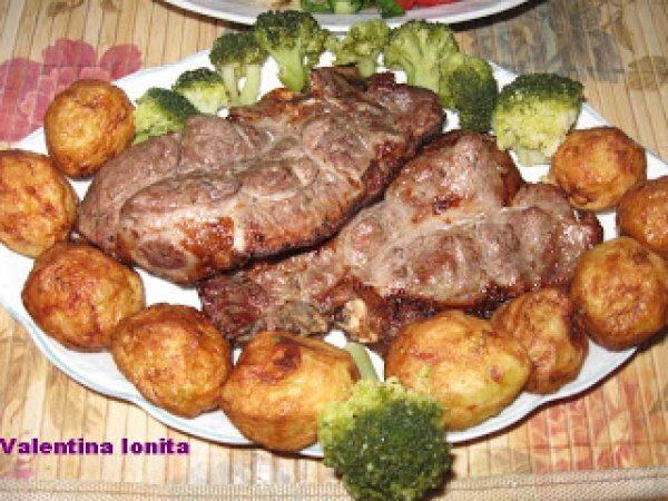 Ceafa de porc marinata la grill (gratar) - Rețetă Petitchef
