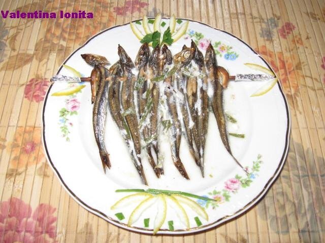 Ceatal la grill (gratar) cu sos alb - Rețetă Petitchef