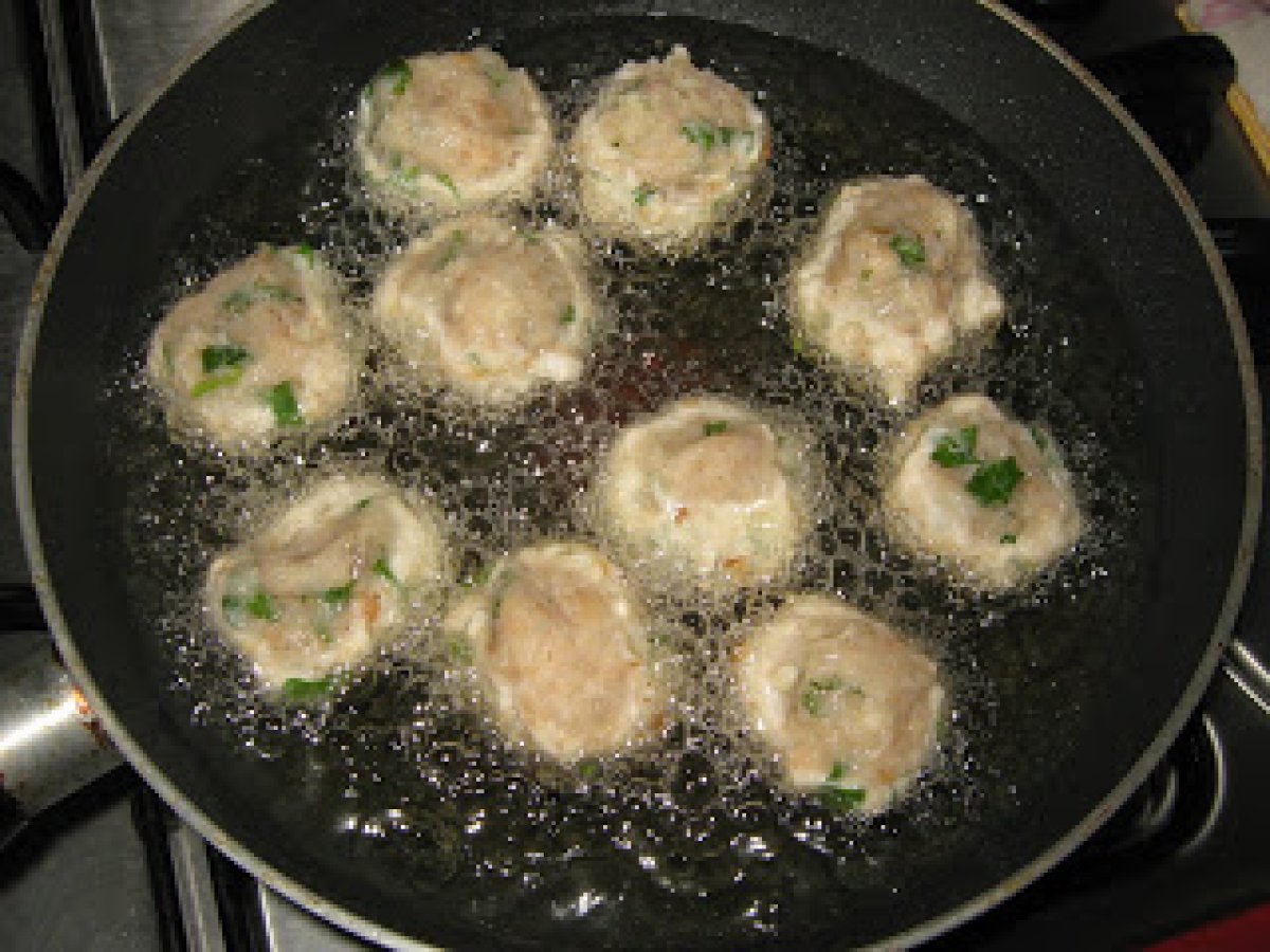 Chiftelute din piept de pui - Rețetă Petitchef