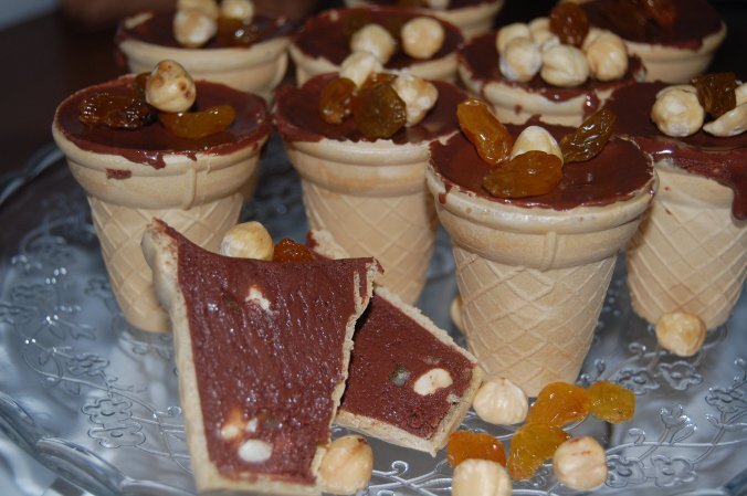 Ciocolata de casa in cornete de inghetata - Rețetă Petitchef