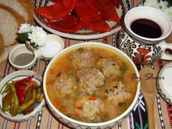 Rețetă ciorbă de perisoare simplă și gustoasă