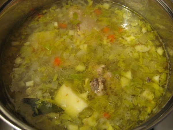 Ciorba romaneasca de pui - Rețetă Petitchef