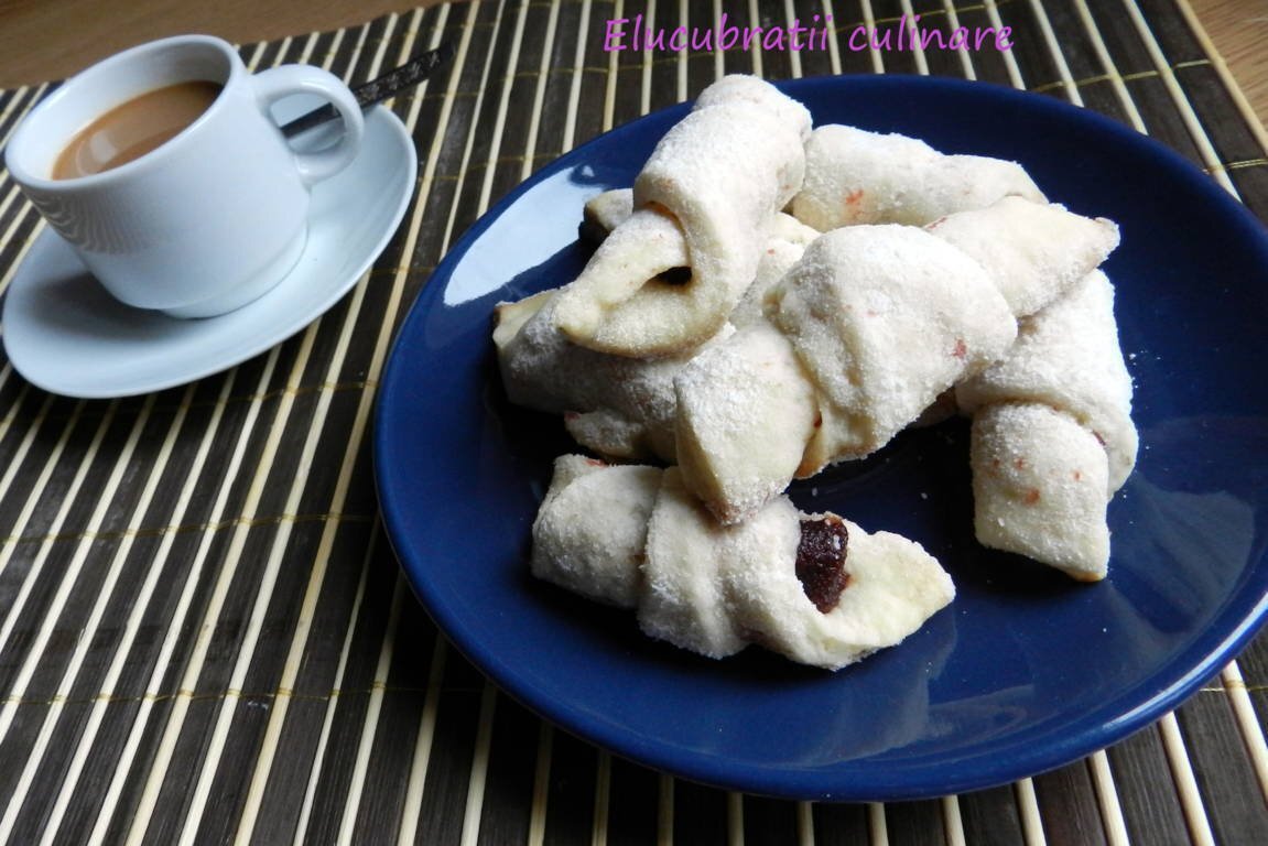 Rețetă de cornulețe cu osânză delicioase și simple