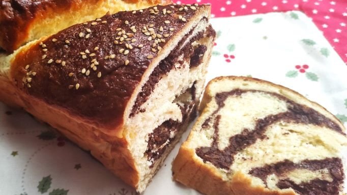 Rețetă cozonac pufos cu nucă și cacao fără cântar