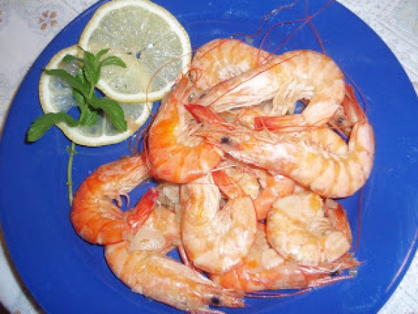 Rețetă de creveti cu usturoi și vin alb