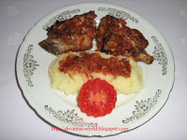 Friptura de miel cu garnitura de piure de cartofi - Rețetă Petitchef