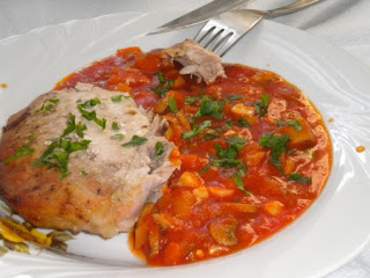 Friptura la tava cu sos - Rețetă Petitchef