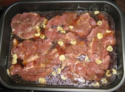 Friptura usoara: ceafa de porc caramelizata in bere neagra!