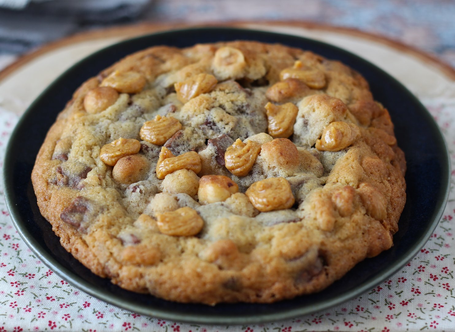 Fursec xxl cu alune, ciocolată cu lapte și praline - Rețetă Petitchef