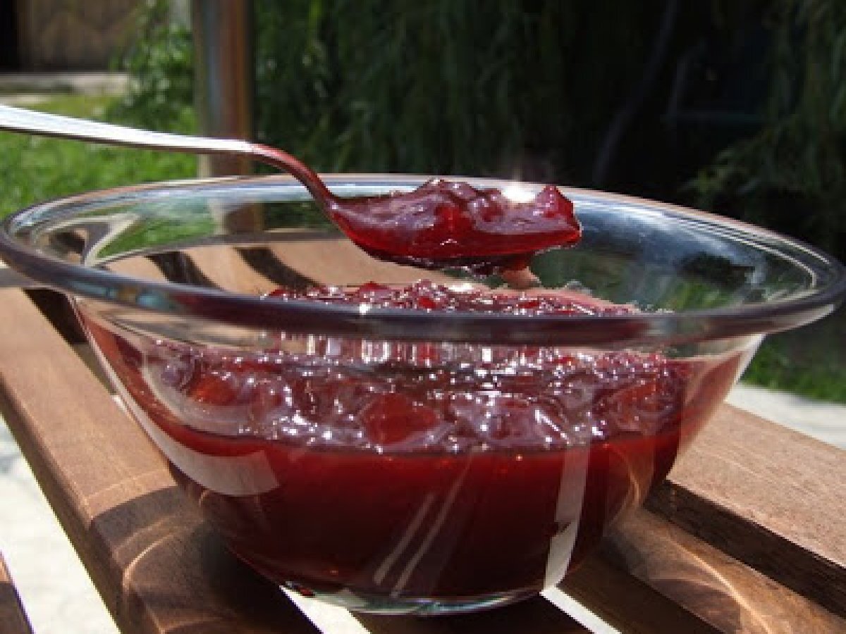 Gem de corcoduse, cu mere si morcovi - Rețetă Petitchef