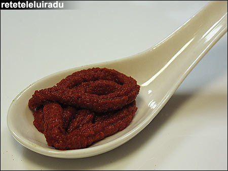 Harissa - gustul picant al maghrebului - Rețetă Petitchef