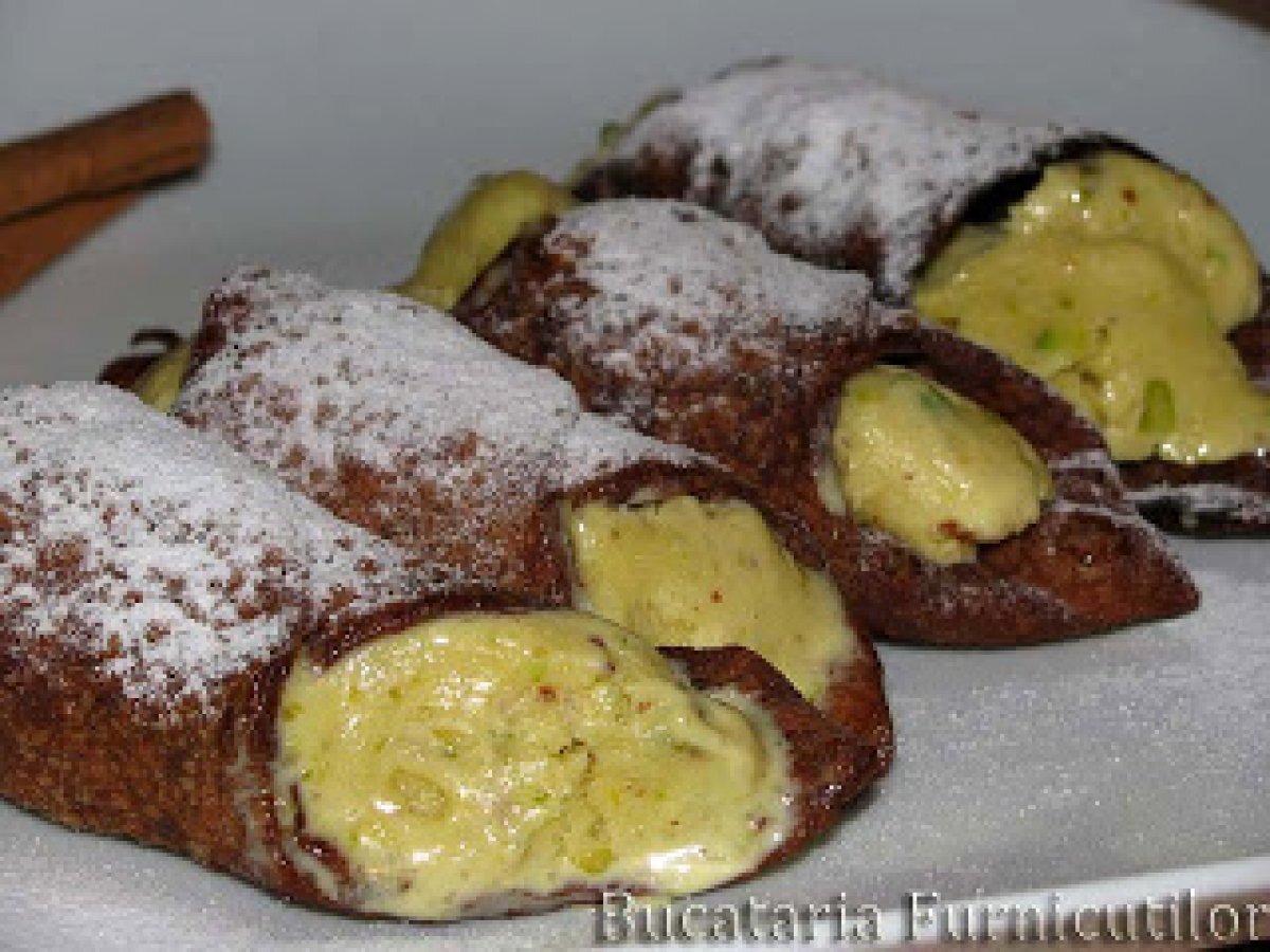 Inghetata de fistic - Rețetă Petitchef