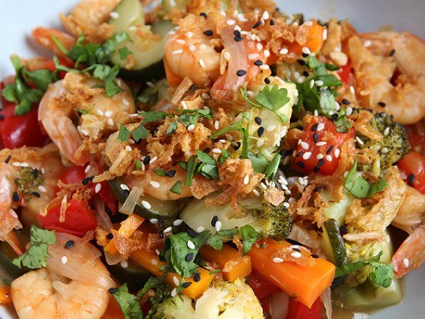 Legume si creveti la wok