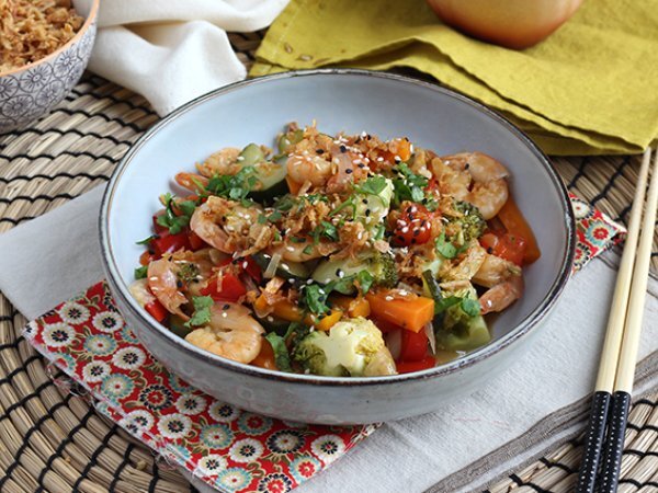 Legume si creveti la wok - Rețetă Petitchef