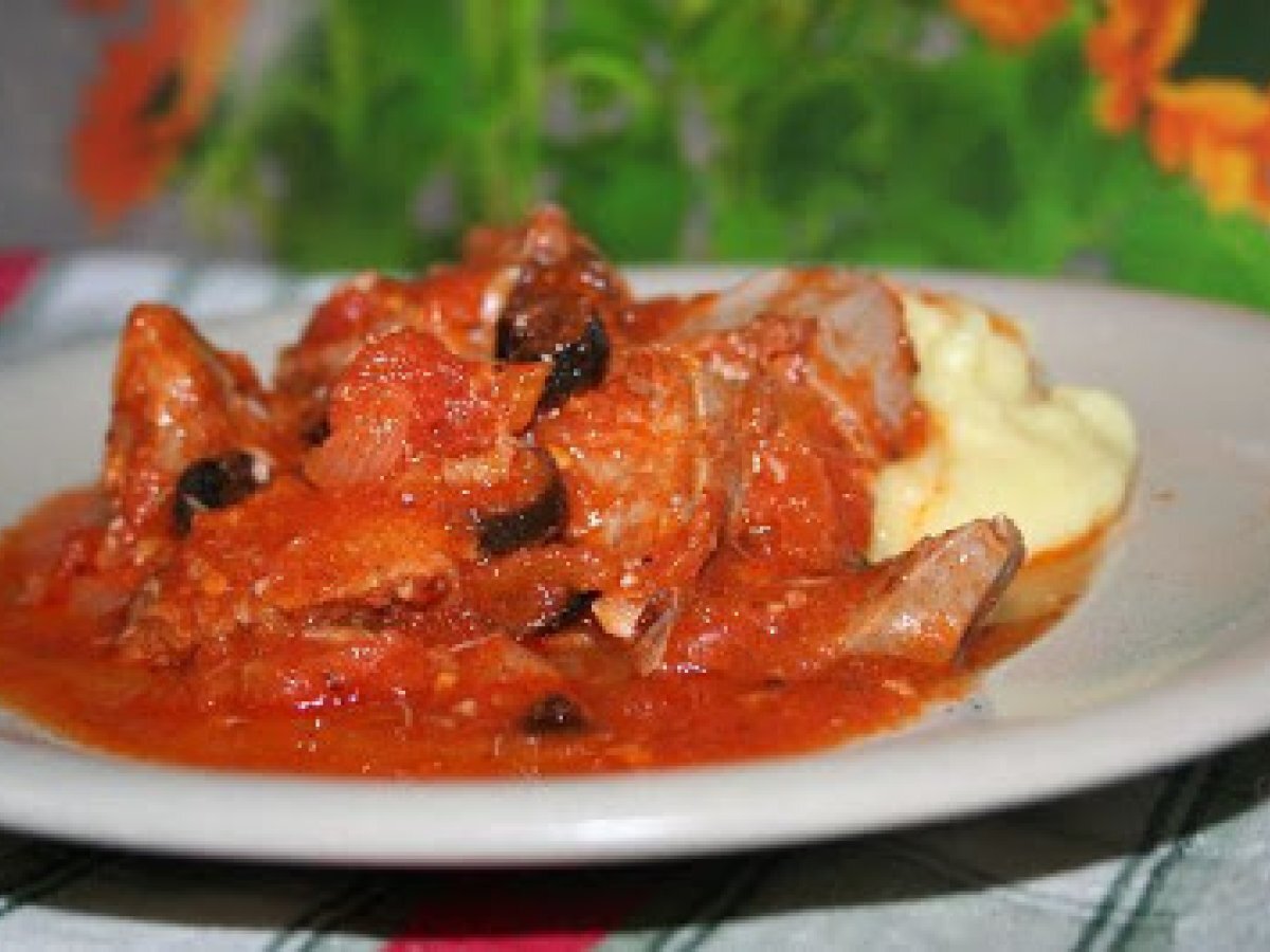 Limba de porc cu masline - Rețetă Petitchef