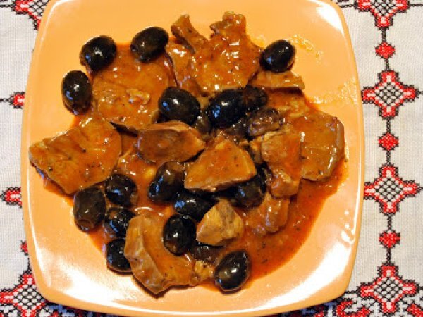 Limba de porc cu masline! - Rețetă Petitchef