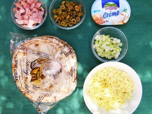 Rețetă de lipie umplută delicioasă și simplă