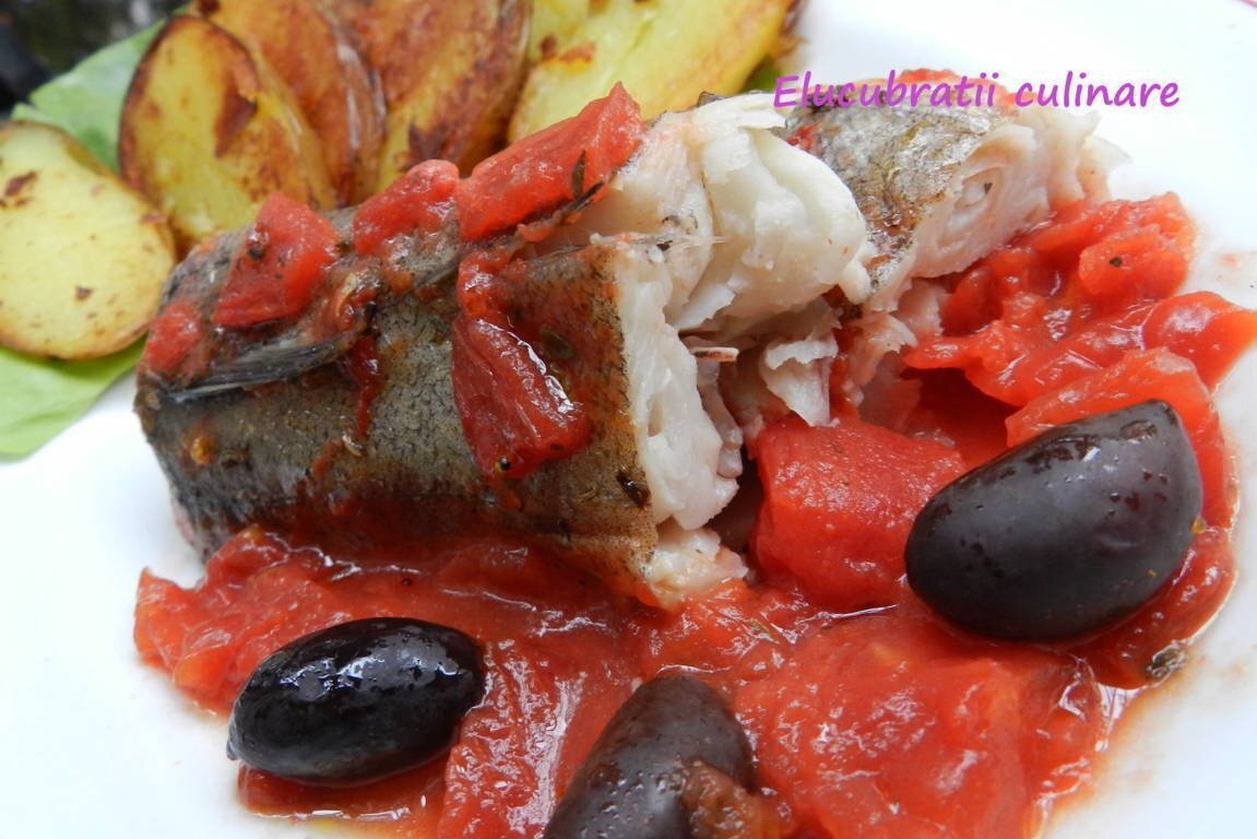Rețetă de merluciu cu roșii și măsline sănătoase