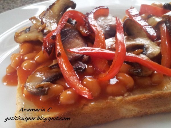 Mic dejun rapid si sanatos ( beans on toast ) - Rețetă Petitchef