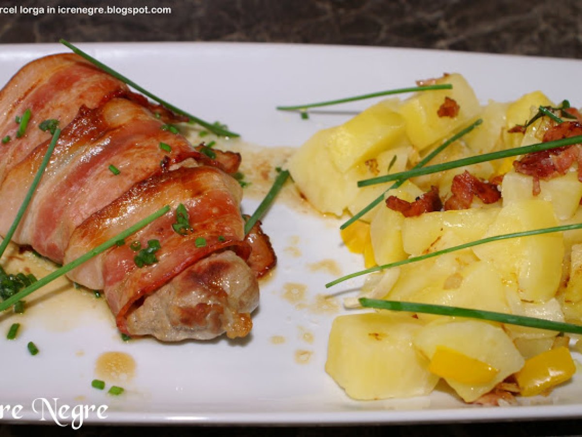 Muschiulet de porc in bacon cu cartofi taranesti - Rețetă Petitchef