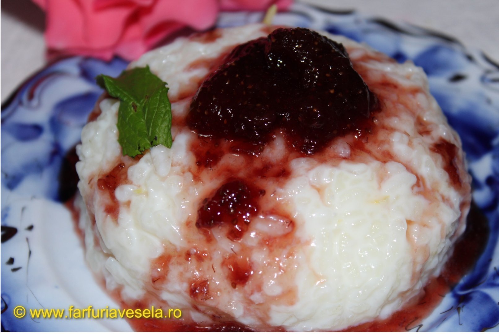 Orez cu lapte - rețetă video simplă și delicioasă