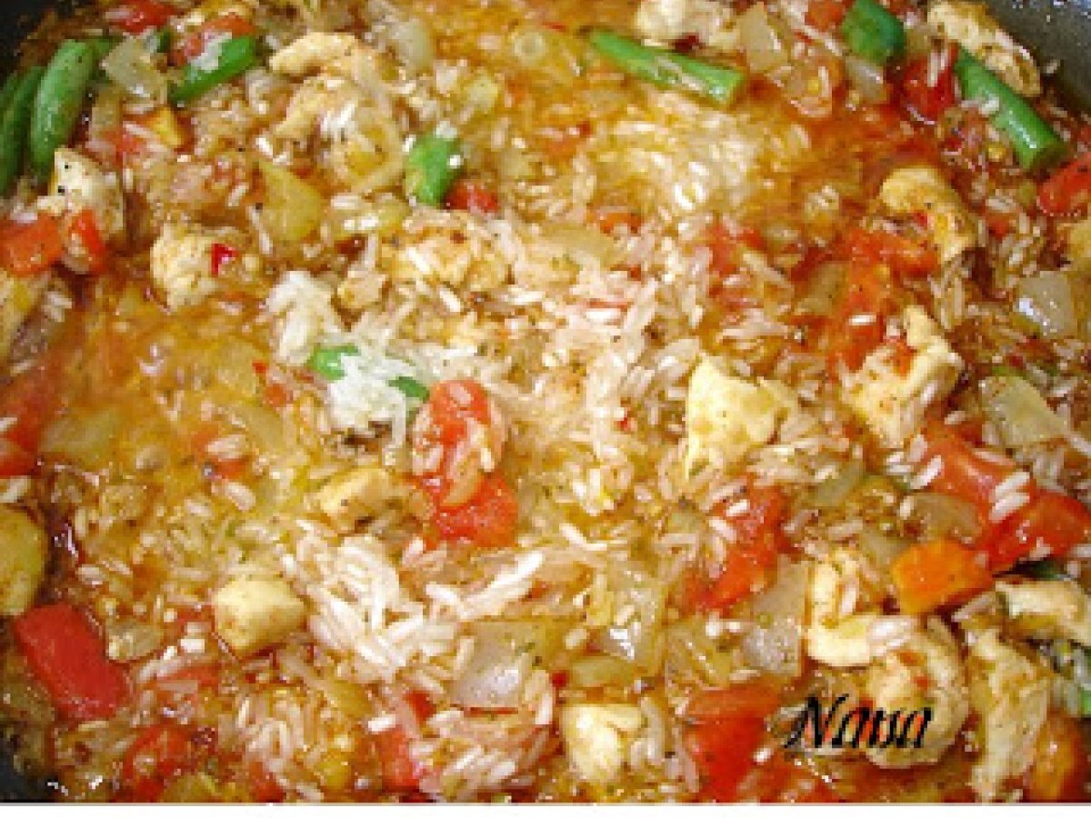 Rețetă de paella cu pui și fructe de mare