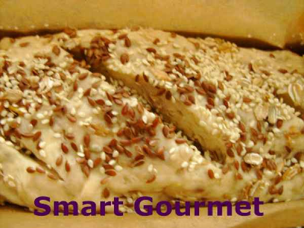 Paine graham cu fulgi de secara si seminte de in - Rețetă Petitchef