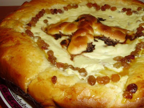 Pasca traditionala ( aluat facut la masina de paine)