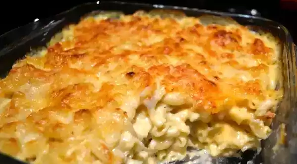 Rețetă paste cu cașcaval și brânză la cuptor