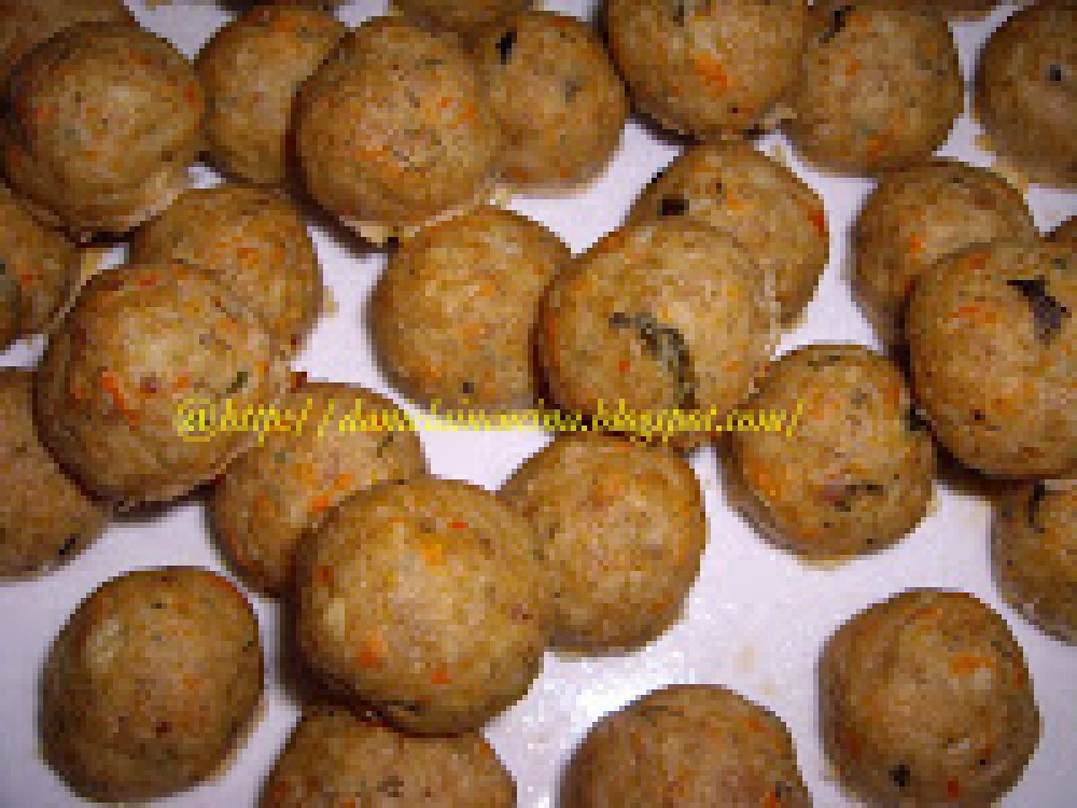 Paste cu chiftele in sos de rosii - Rețetă Petitchef