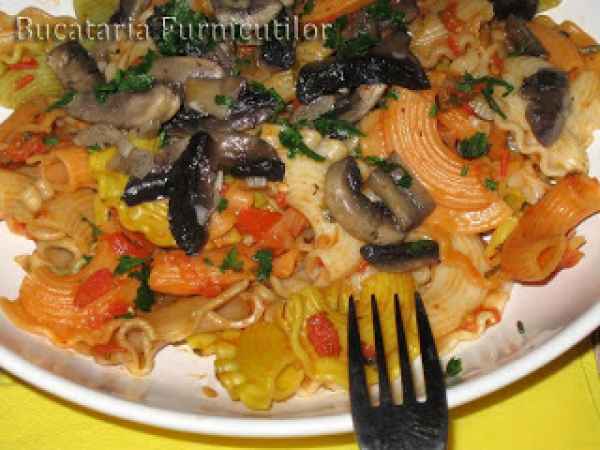 Paste picante cu ciuperci - Rețetă Petitchef