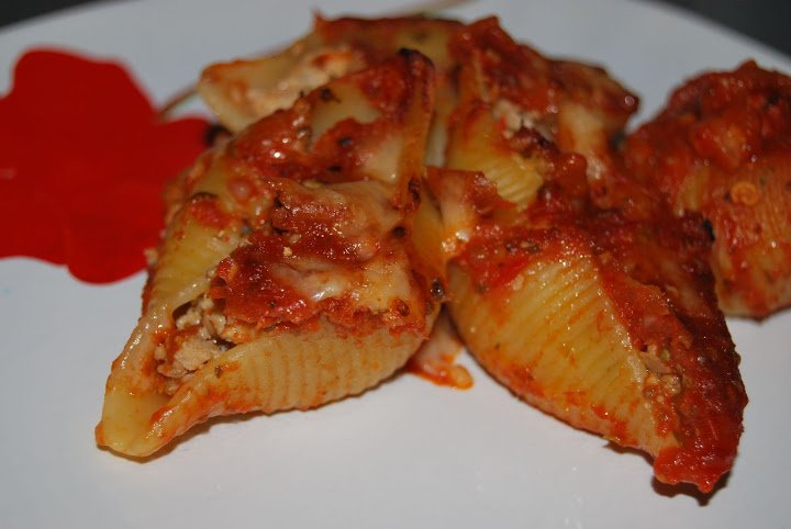 Paste scoici umplute cu pui si ciuperci - Rețetă Petitchef