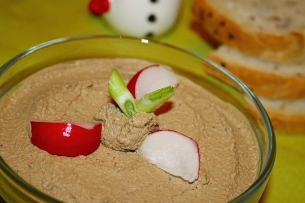 Pateu de casa - Rețetă Petitchef