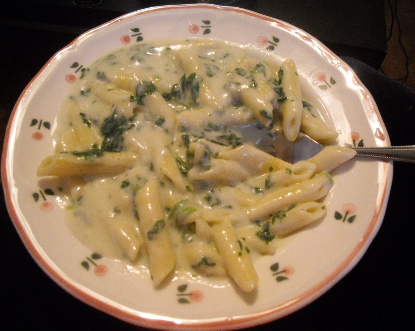 Rețetă simplă de penne quattro formaggi cu spanac