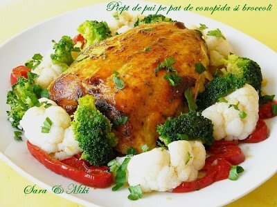 Piept de pui pe pat de conopida si broccoli - Rețetă Petitchef