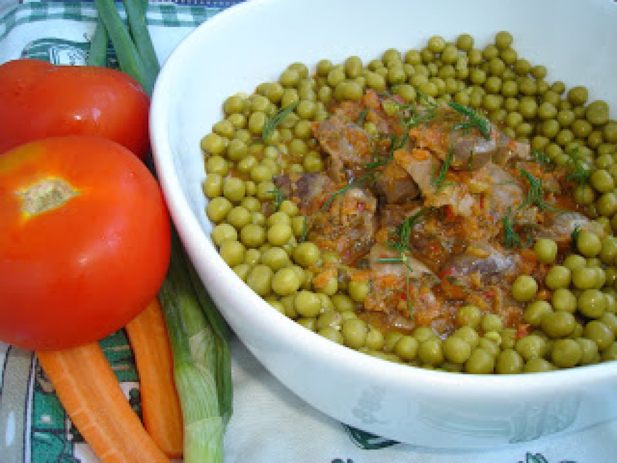 Pipote si inimi de pui cu mazare - Rețetă Petitchef