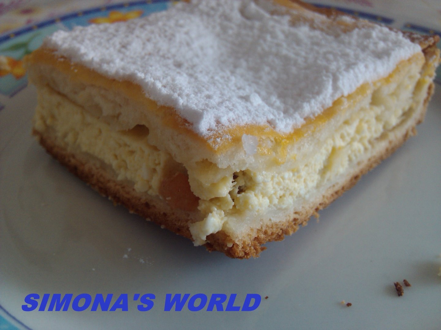 Rețetă plăcintă cu brânză dulce și stafide delicioasă