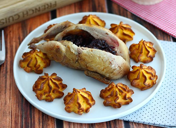 Prepelite cu prune - Rețetă Petitchef