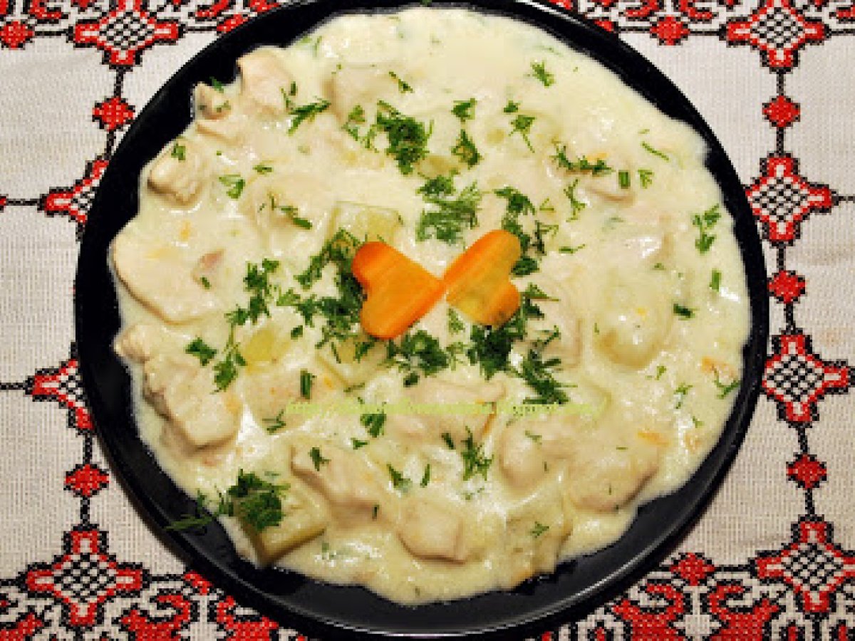 Rețetă de pui cu sos alb